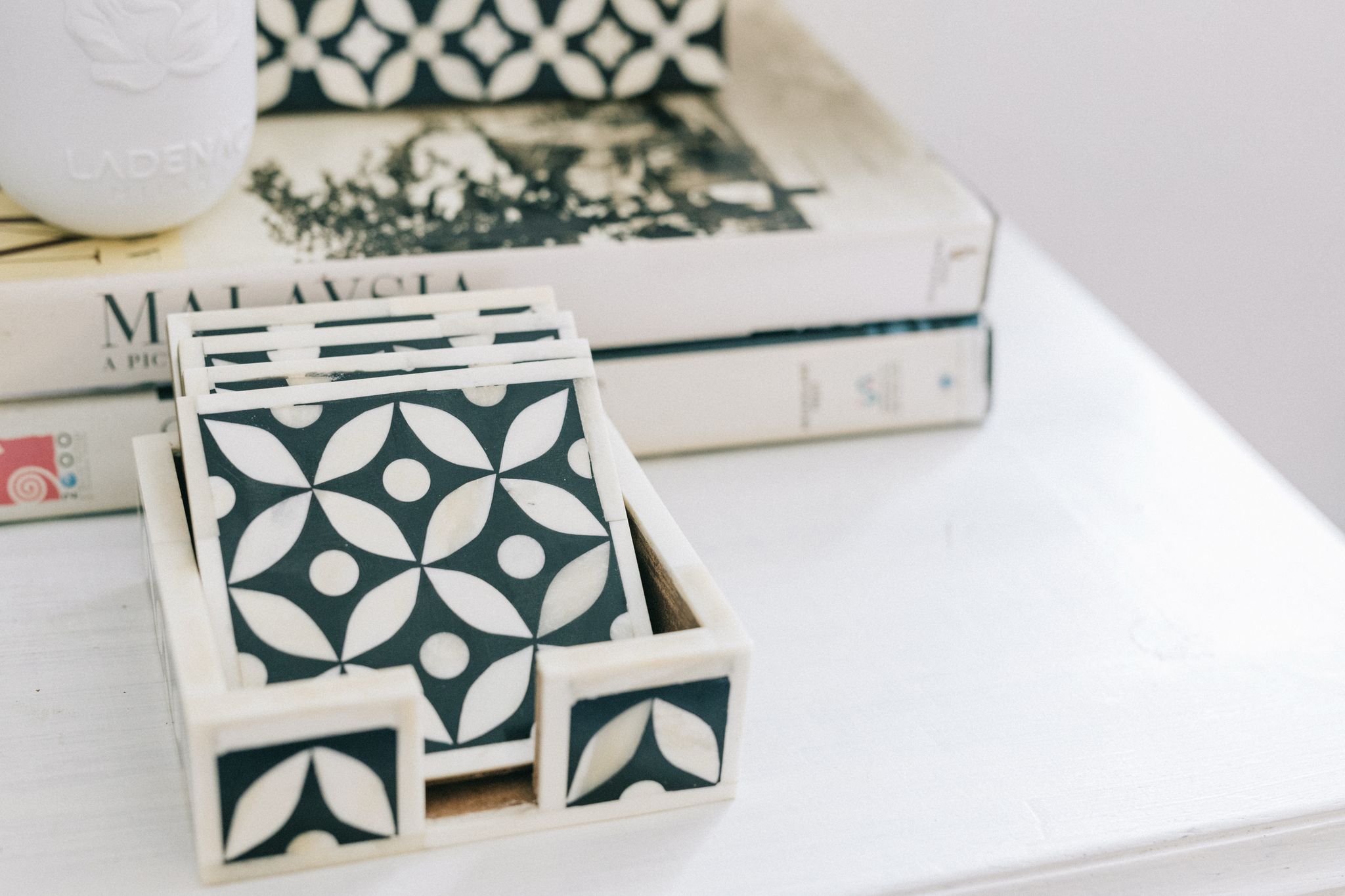 Set of 4 Bone Inlay coasters With Casing, Katong Black – Suterwala's